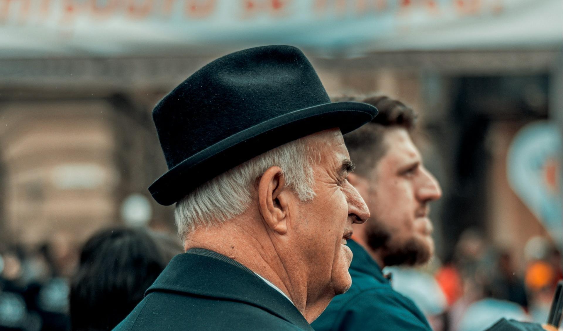 Hats Off: How to Avoid Faux Pas with Modern Hat Etiquette – Hisdern